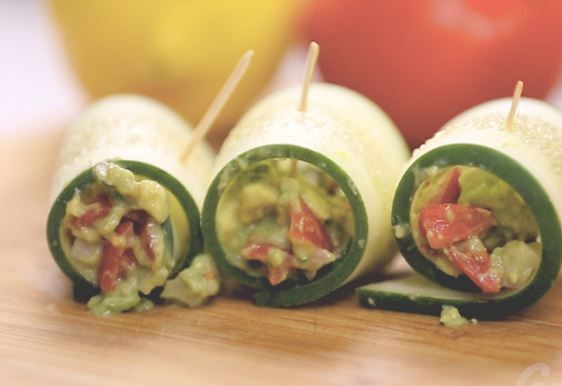 La recette estivale des roulés de concombre au guacamole - Terrafemina