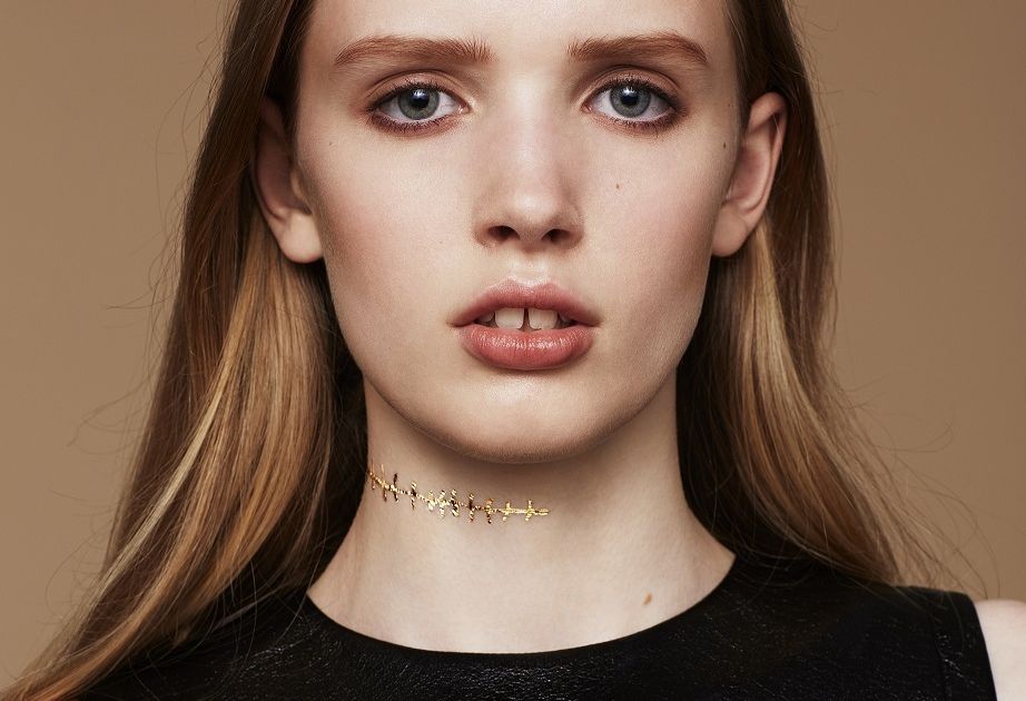 Les tatouages cicatrices de Topshop font grincer des dents - Terrafemina