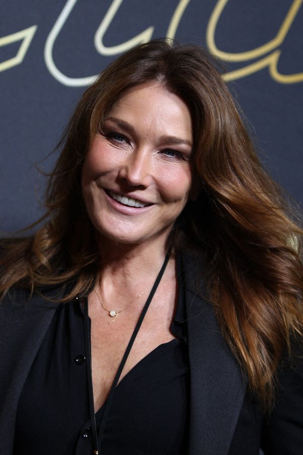 Carla Bruni : ses confidences gênantes sur #MeToo - Terrafemina Carla Bruni : ses confidences gênantes sur #MeToo - Terrafemina