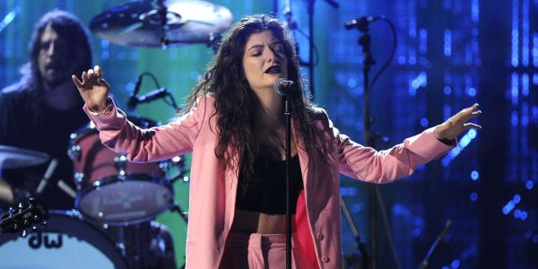 Lorde rend hommage à Kurt Cobain et Nirvana - Terrafemina