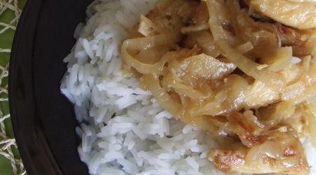 Yassa au poulet (recette sénégalaise) - Terrafemina