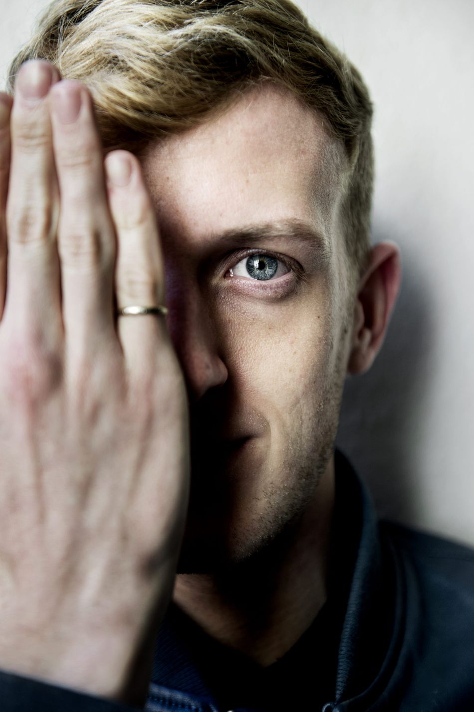 Rentrée littéraire : on en sait plus sur Monique s'évade, le prochain ...