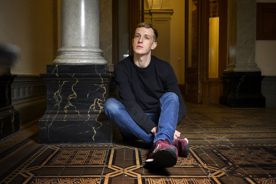 Monique s'évade : Edouard Louis parle très bien des violences ...