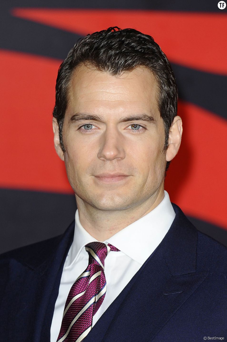 Man of Steel : 5 trucs à savoir sur le beau Henry Cavill, le nouveau ...