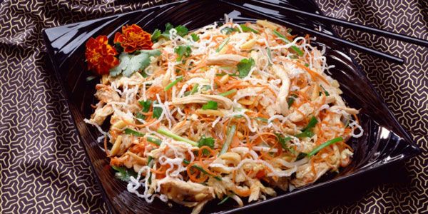 Recette minceur : trois idées de salade au poulet light - Terrafemina