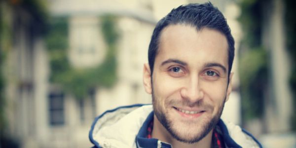 Seb Mellia : qui est l'humoriste qui fait la première partie de Gad ...