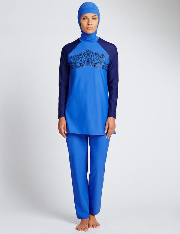 Le "burkini" lancé par Marks & Spencer en Angleterre fait scandale ...