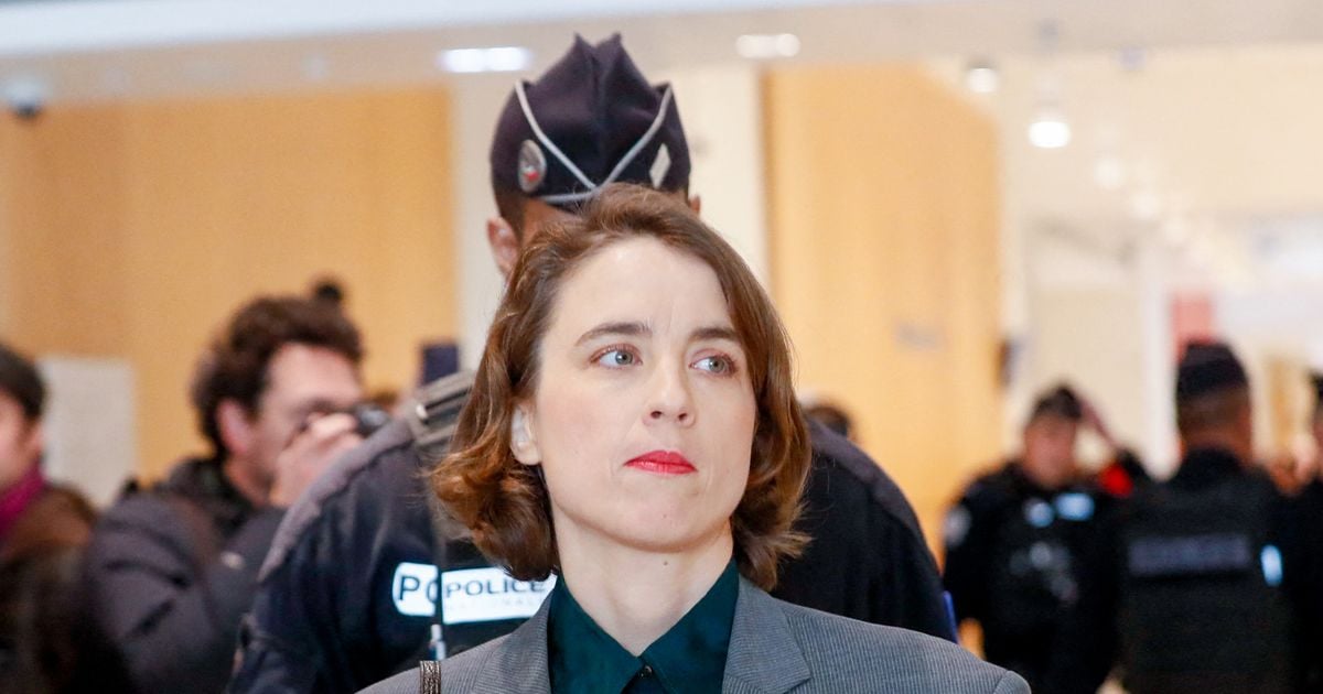 Important : Adèle Haenel va sortir son premier livre et on a très hâte ...