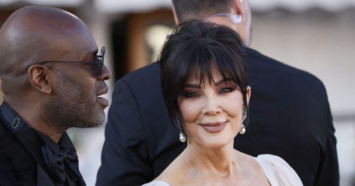 “Ce n’est pas son visage”, “Elle vieillit à l’envers” : Kris Jenner dévoile un nouveau look et ...