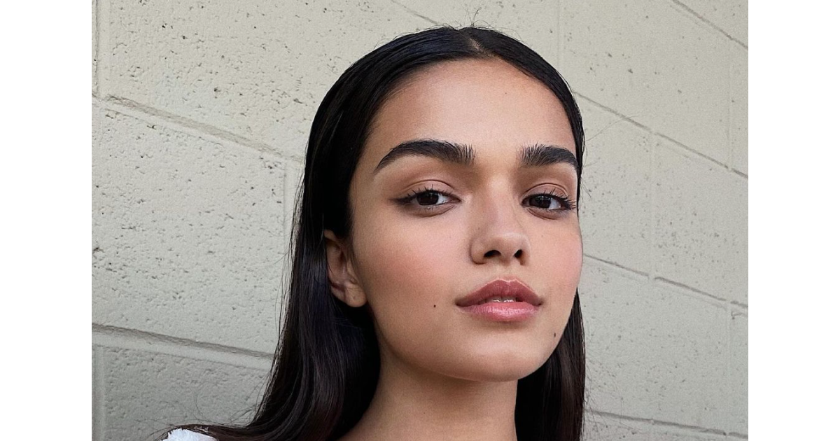 "On est sur OnlyFans ?" : cette actrice iconique se dévoile nue sous son blazer, son look hyper ...