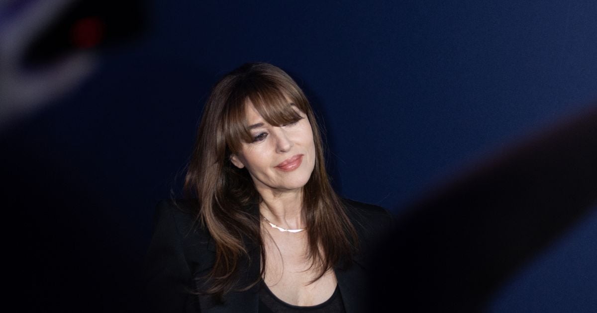 "Elle se bonifie avec le temps", "La plus belle" : Monica Bellucci ...