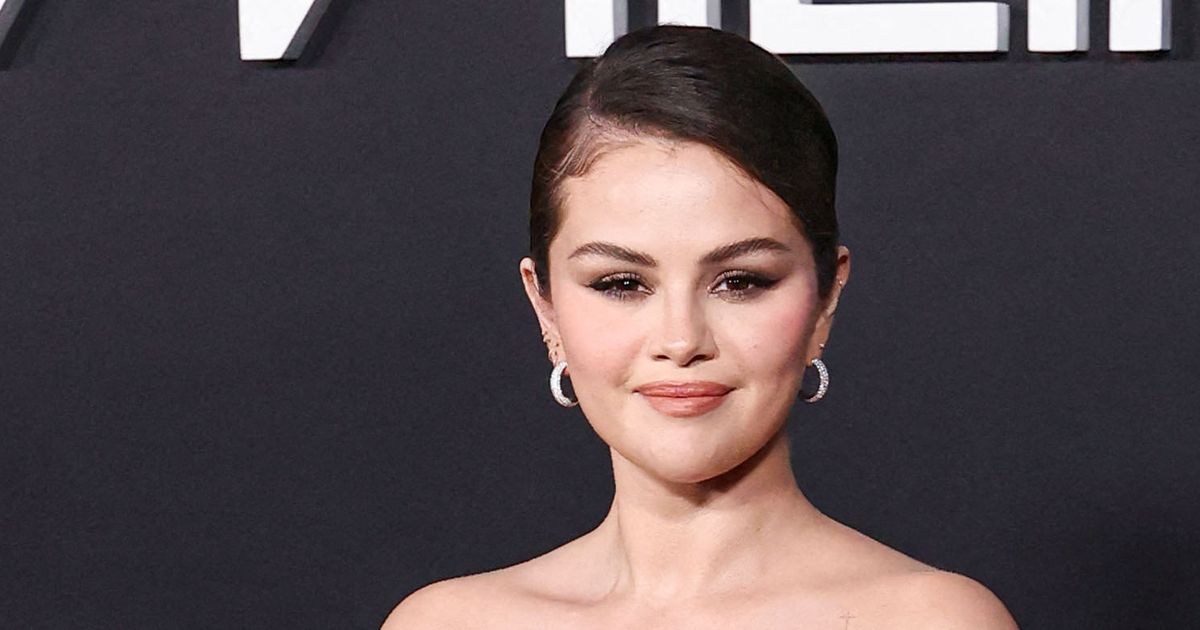 Selena Gomez en a marre de porter une gaine sous ses tenues, et ses ...
